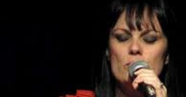 THE FAMOUS ELSEWHERE QUESTIONNAIRE: Tami Neilson | Elsewhere by Graham Reid