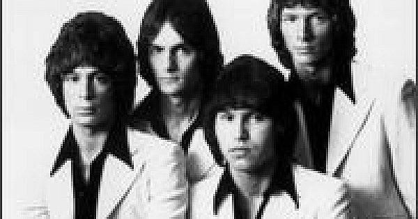 POWER POP: God's gift to guitars | Elsewhere by Graham Reid